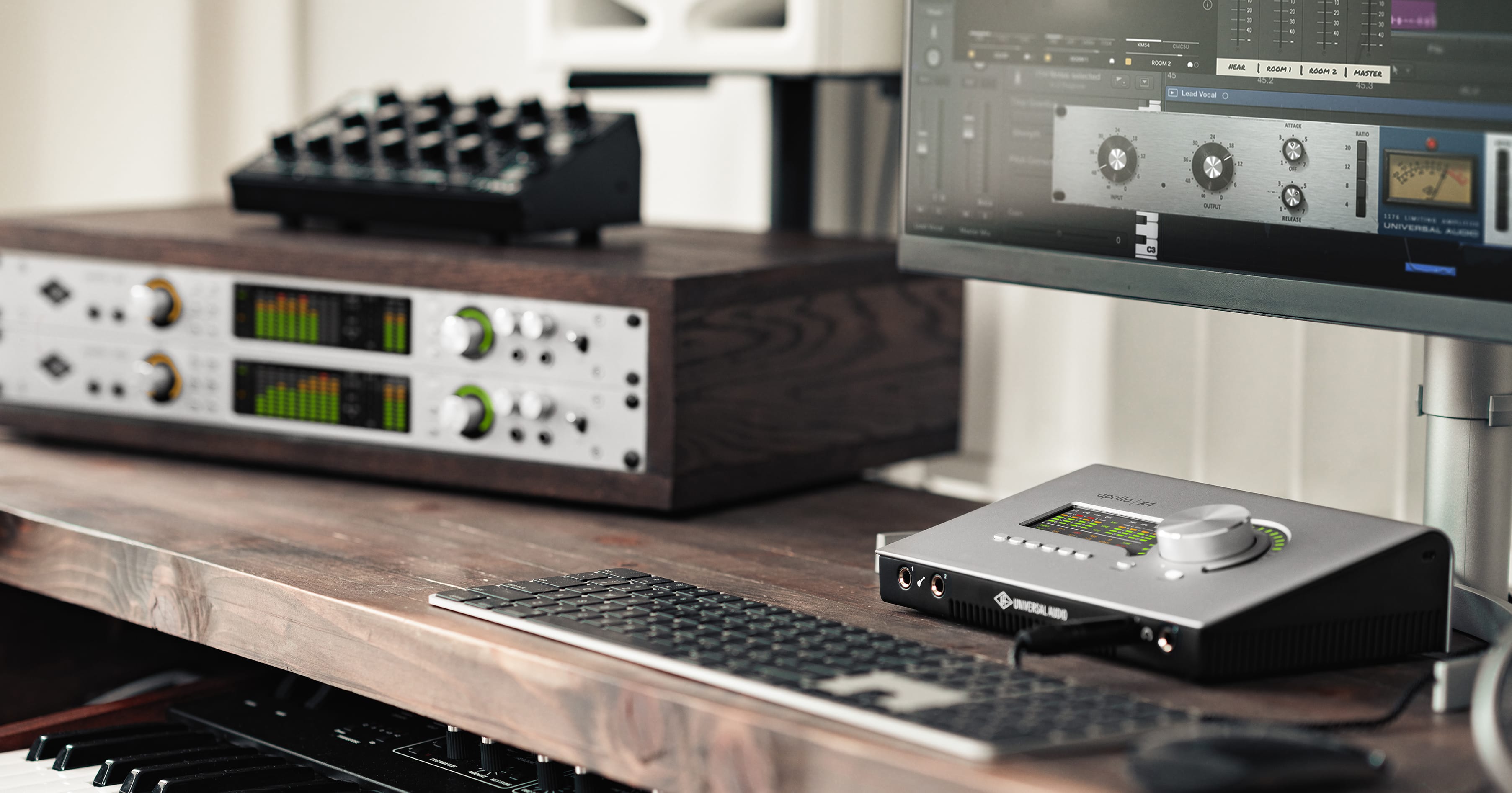 Apollo x4 Gen 2 Essentials+ Thunderbolt UAD DSP – Dream Audio