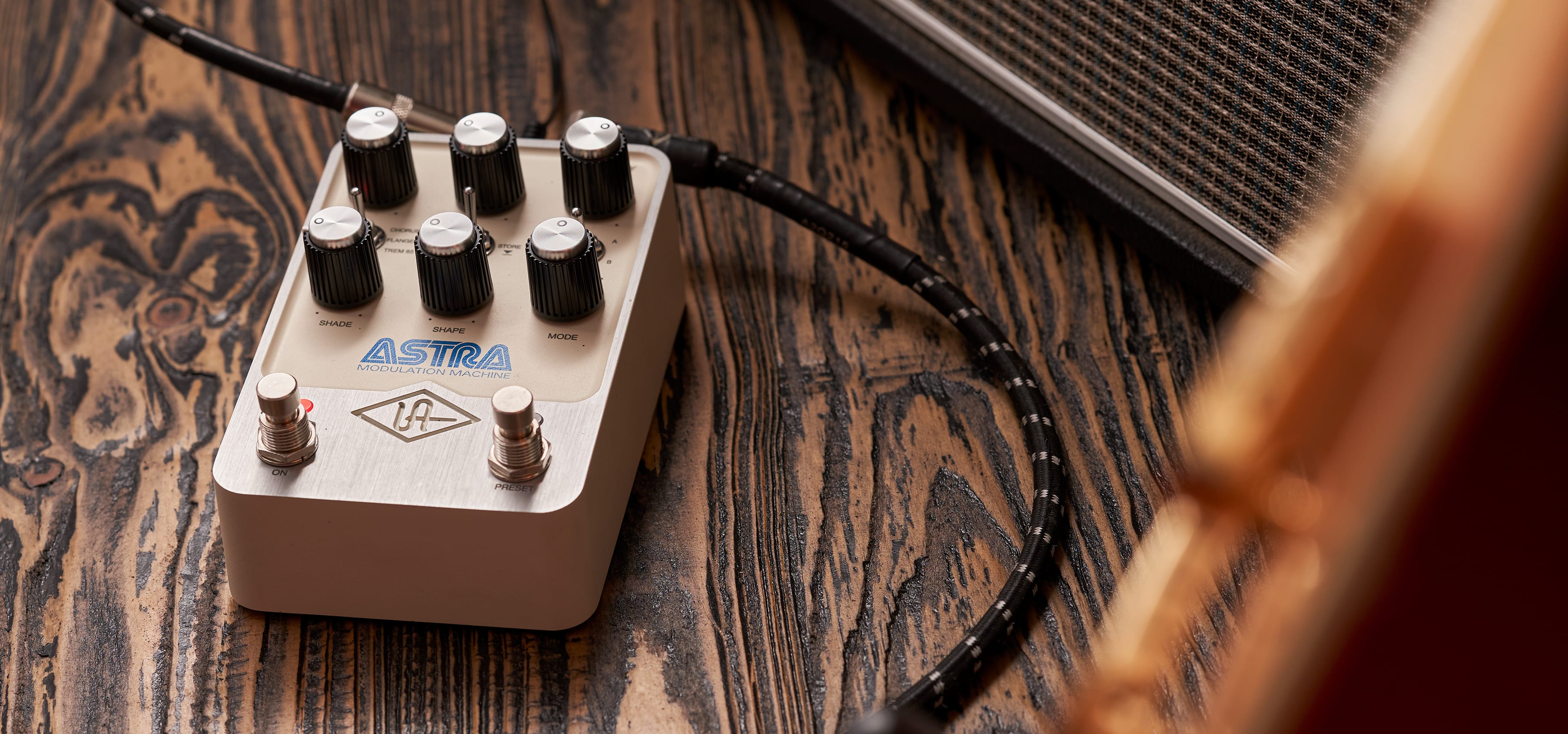 Universal Audio - Astra Modulation Machine - Nantel Musique