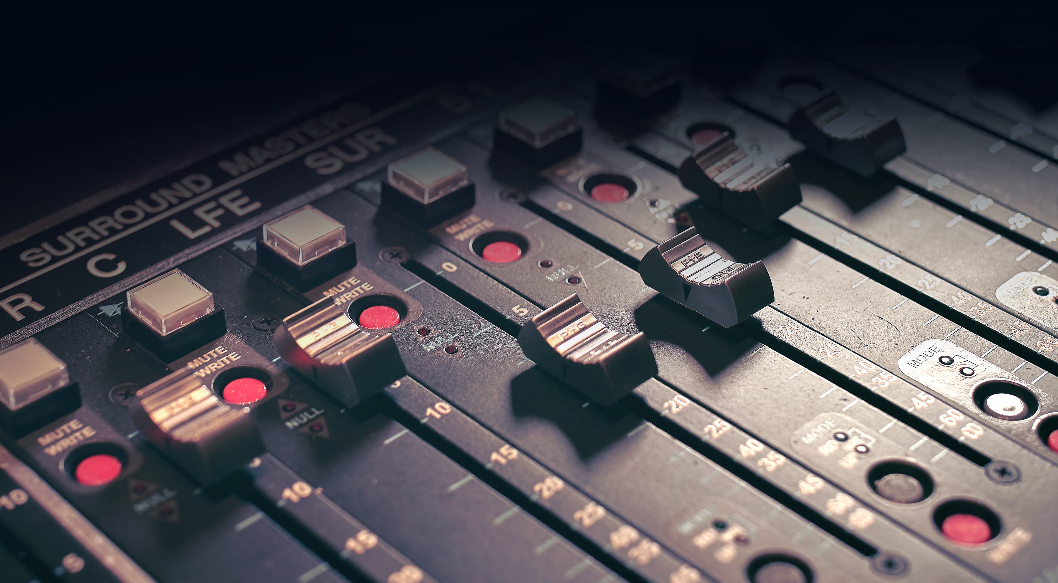 UA Live - Watch Top Artists and Producers Create with UAD, LUNA, and Apollo